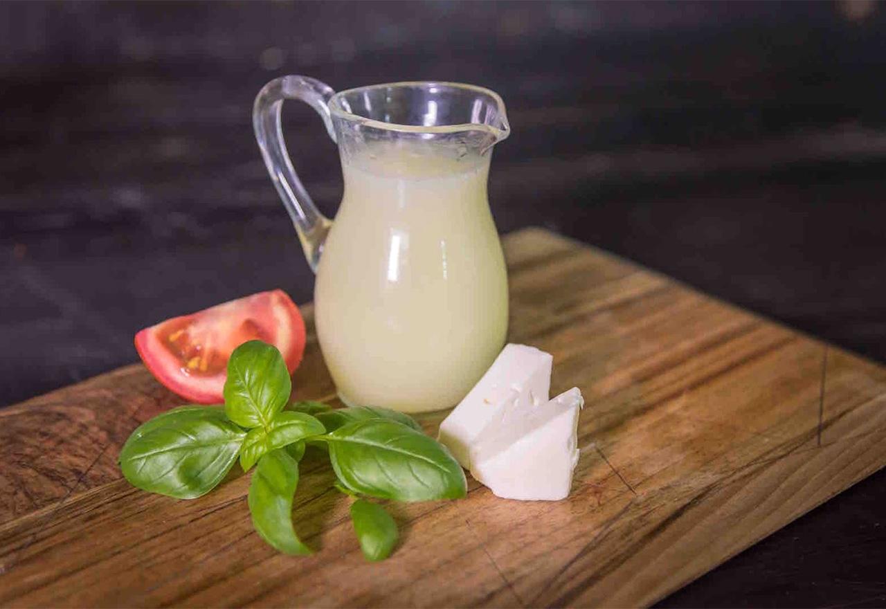 Šta je surutka? Šta sve liječi ova energetska tečnost